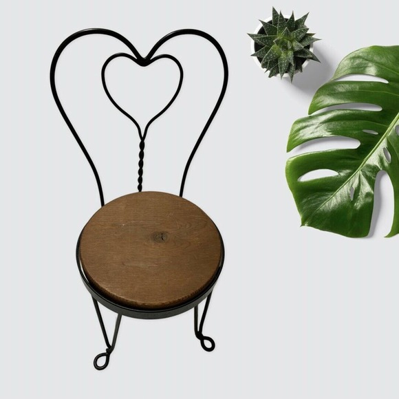Heart | Accents | Vintage Wrought Iron Plantdoll Bistro Heart Chair ...